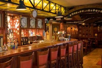 Clock Pub & Restaurant Budapest vélemények - Jártál már itt? Olvass ...