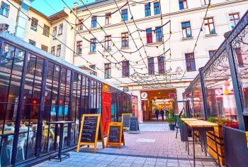 Gozsdu udvar Budapest vélemények - Jártál már itt? Olvass véleményeket ...