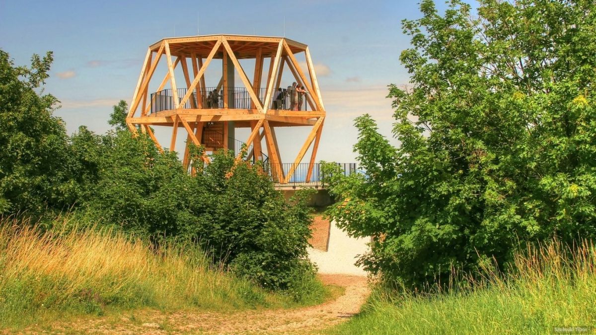 Mesebeli lápvidék és bunkerből született kilátó: Budapest titkos helyei ...